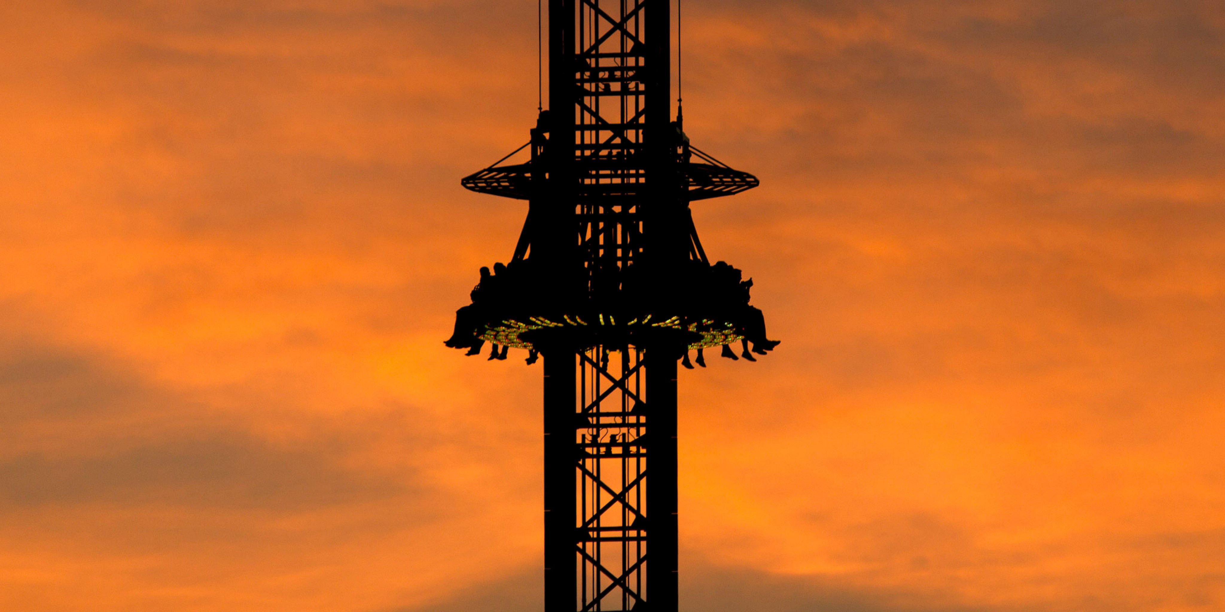 Skyfall - A drop tower at the Munich Oktoberfest