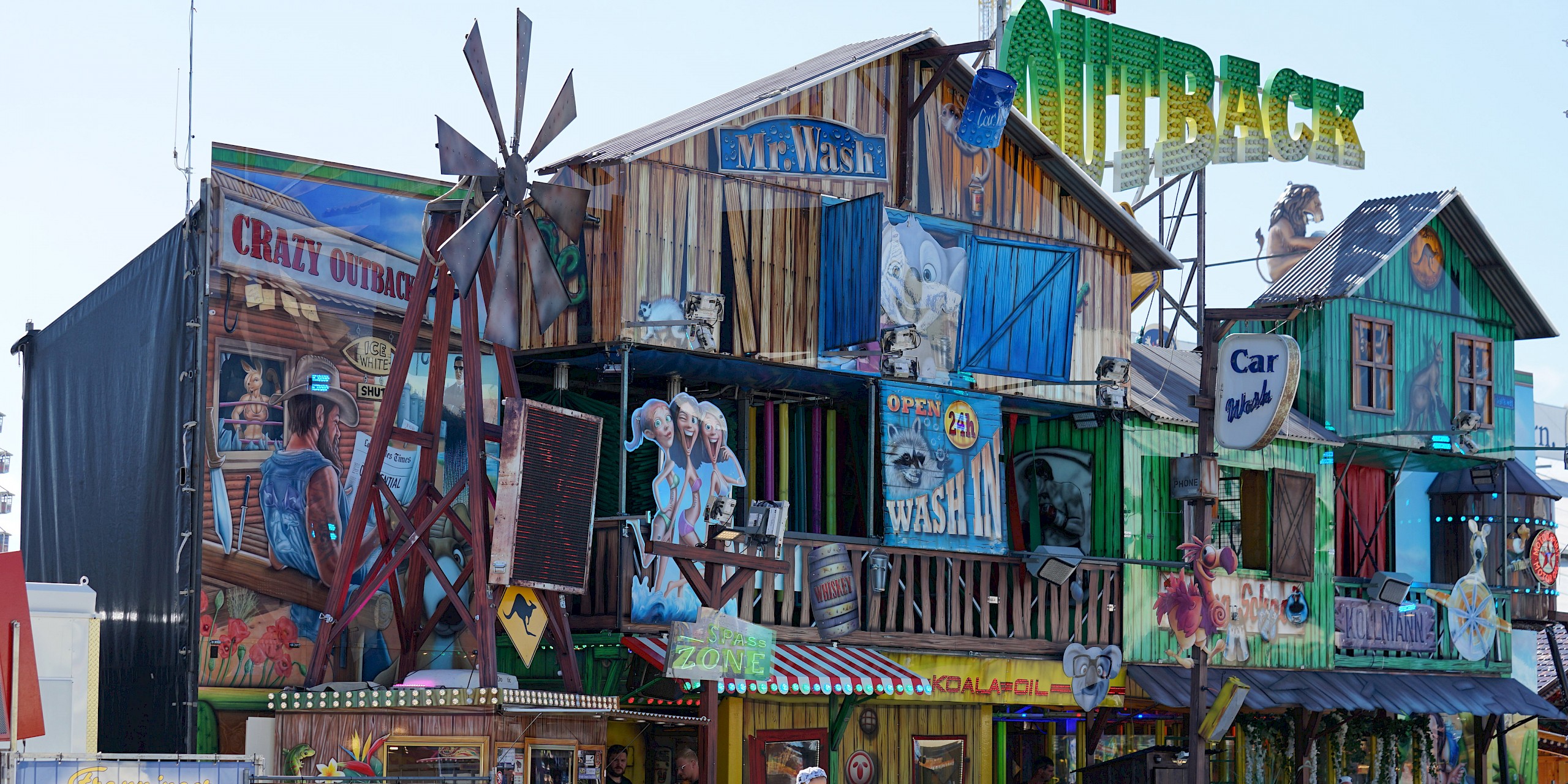 Crazy Outback - New Fun House at the Oktoberfest 2023
