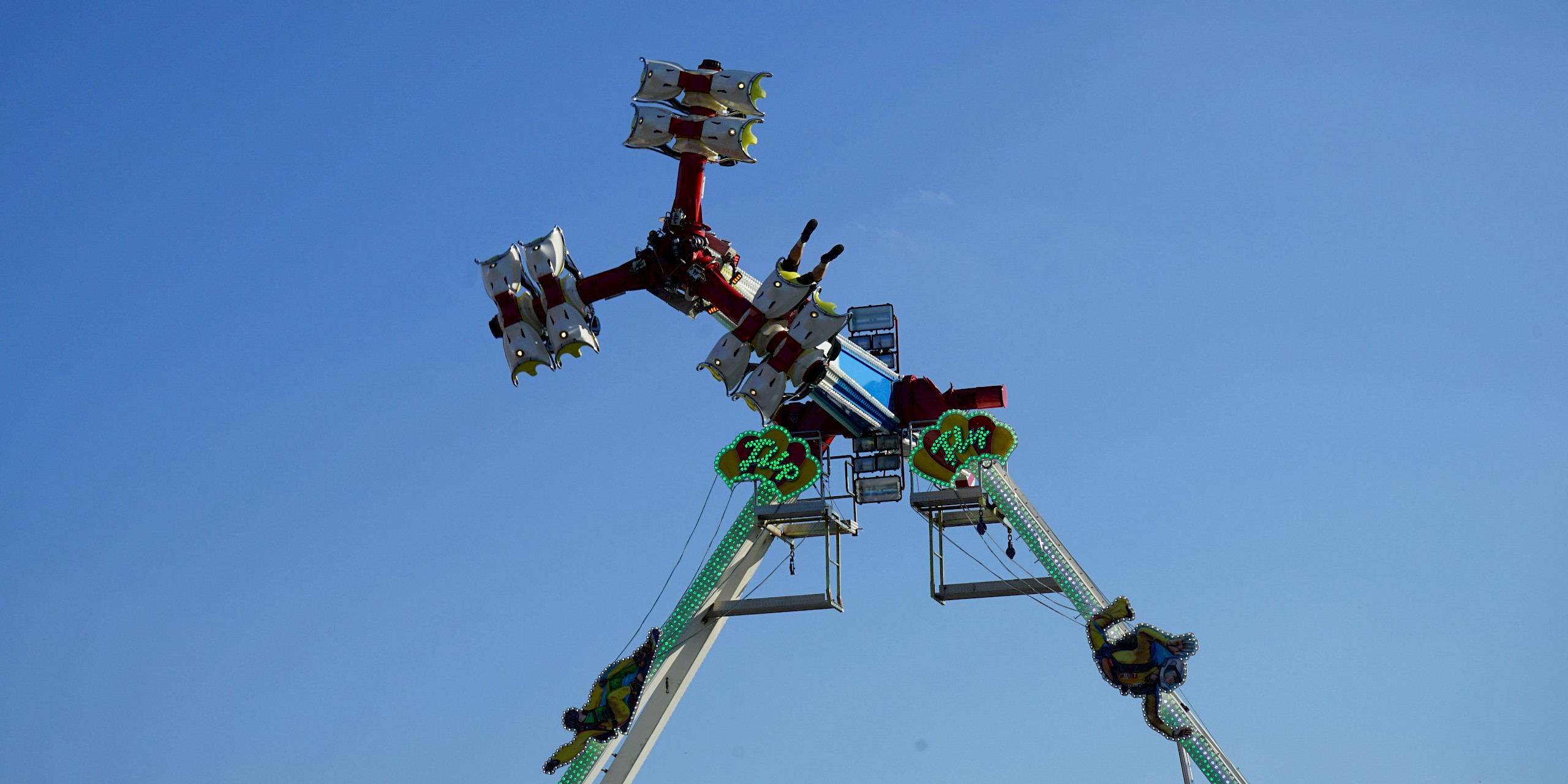 Flip Fly - Swing Ride at the Munich Oktoberfest